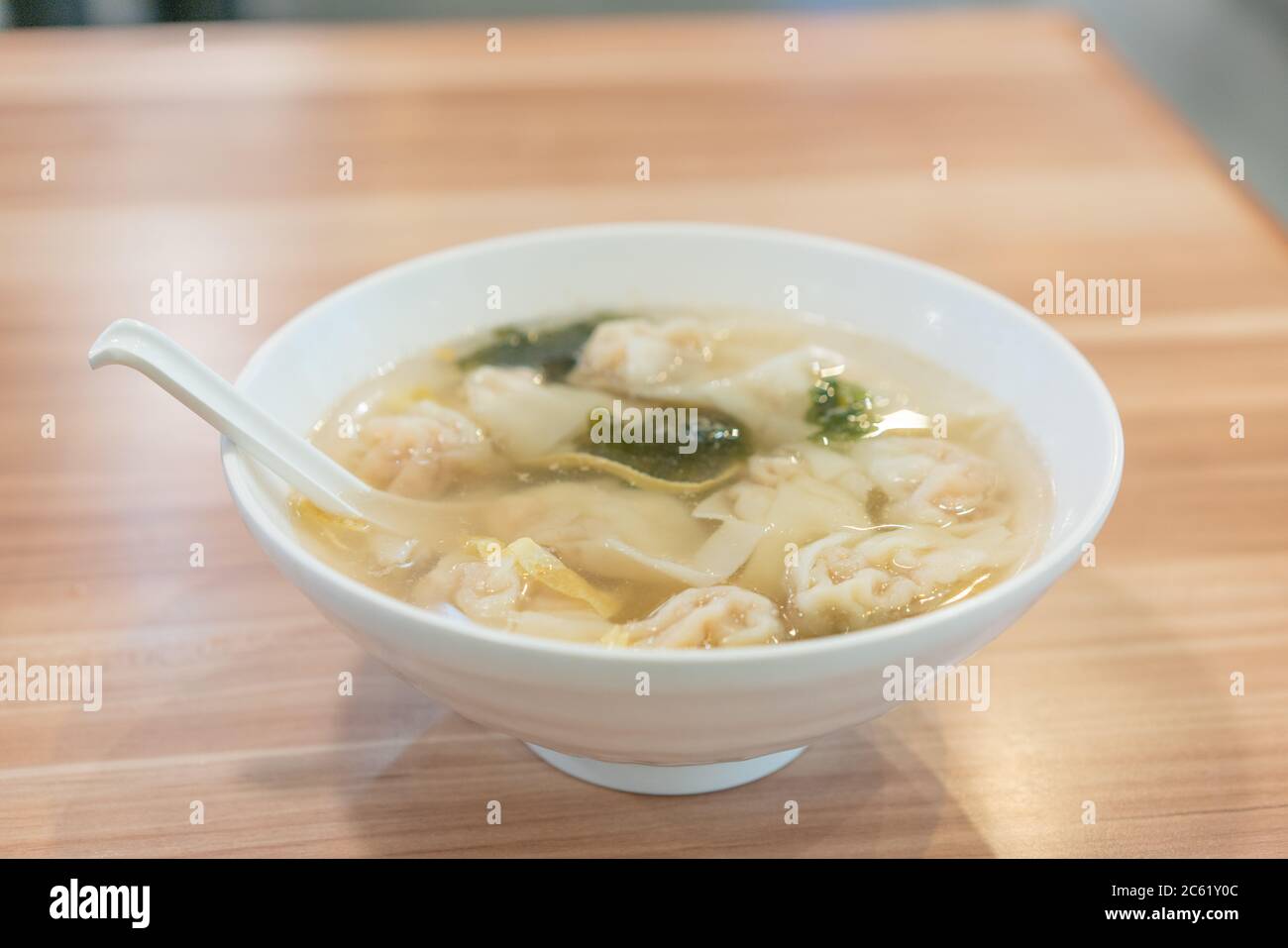 Traditional small wonton soup in Shanghai, China Stock Photo - Alamy
