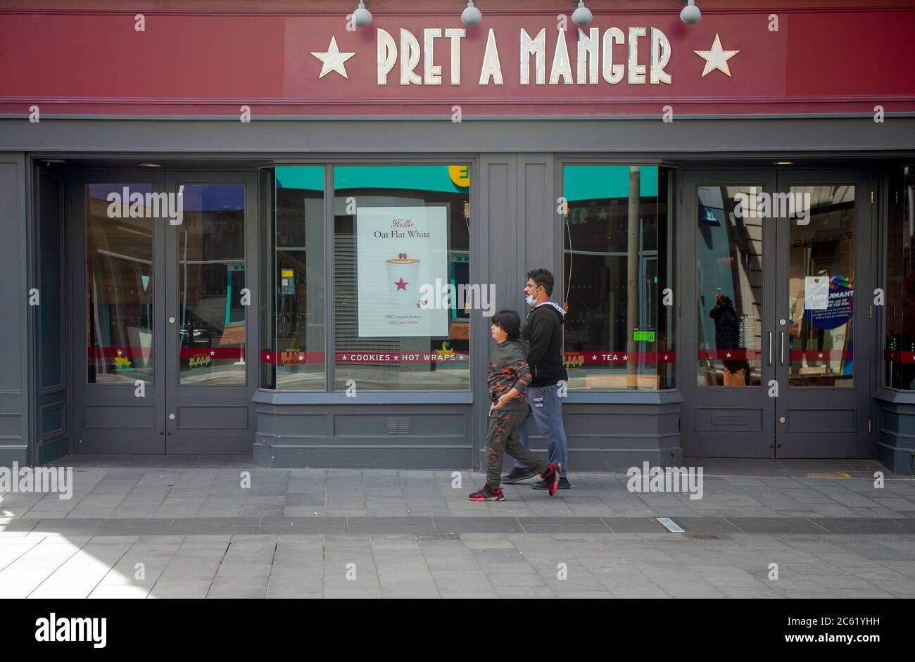 Pret A Manger to close 30 shops and cut 1,000 jobs Stock Photo - Alamy