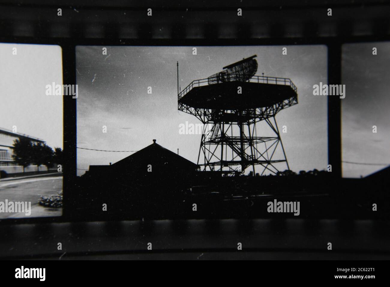 Airport radar 1970s hi-res stock photography and images - Alamy