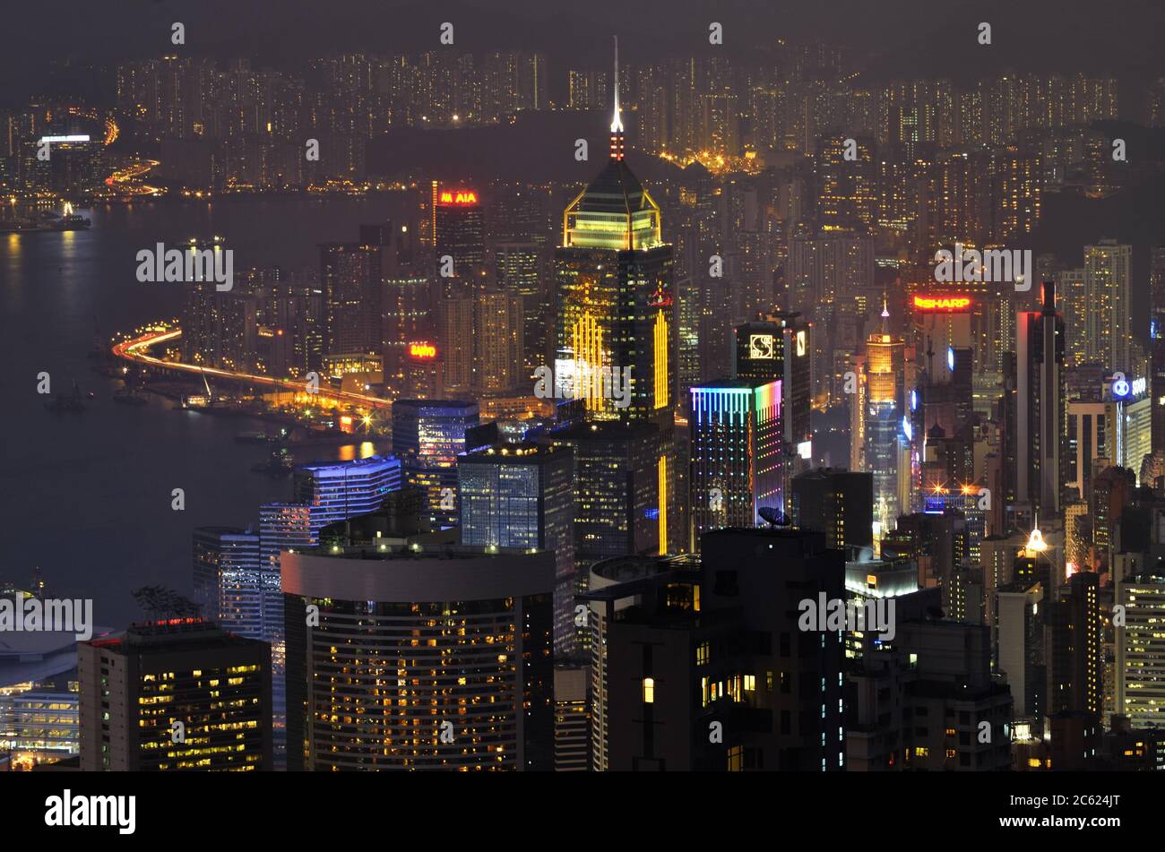 HONG KONG- JAN 5: Hong Kong central district skyline and Victoria ...
