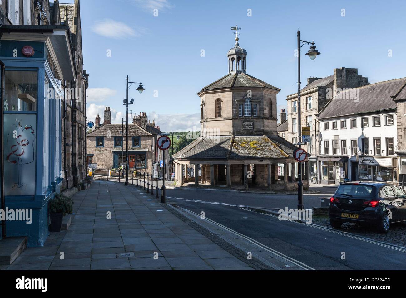 Barnard castle durham market cross hi-res stock photography and images ...