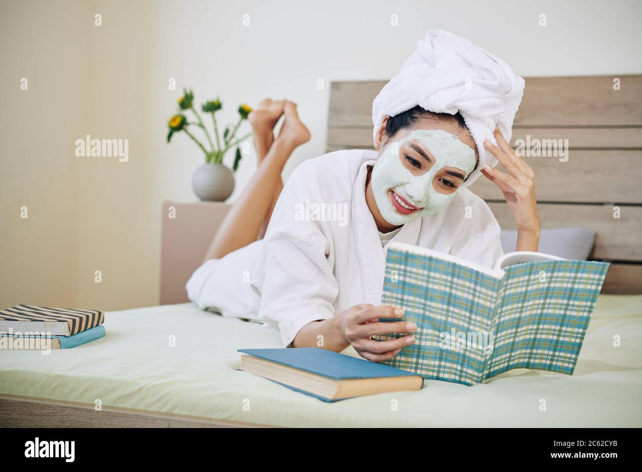 Book ready reading in evening hi-res stock photography and images - Alamy