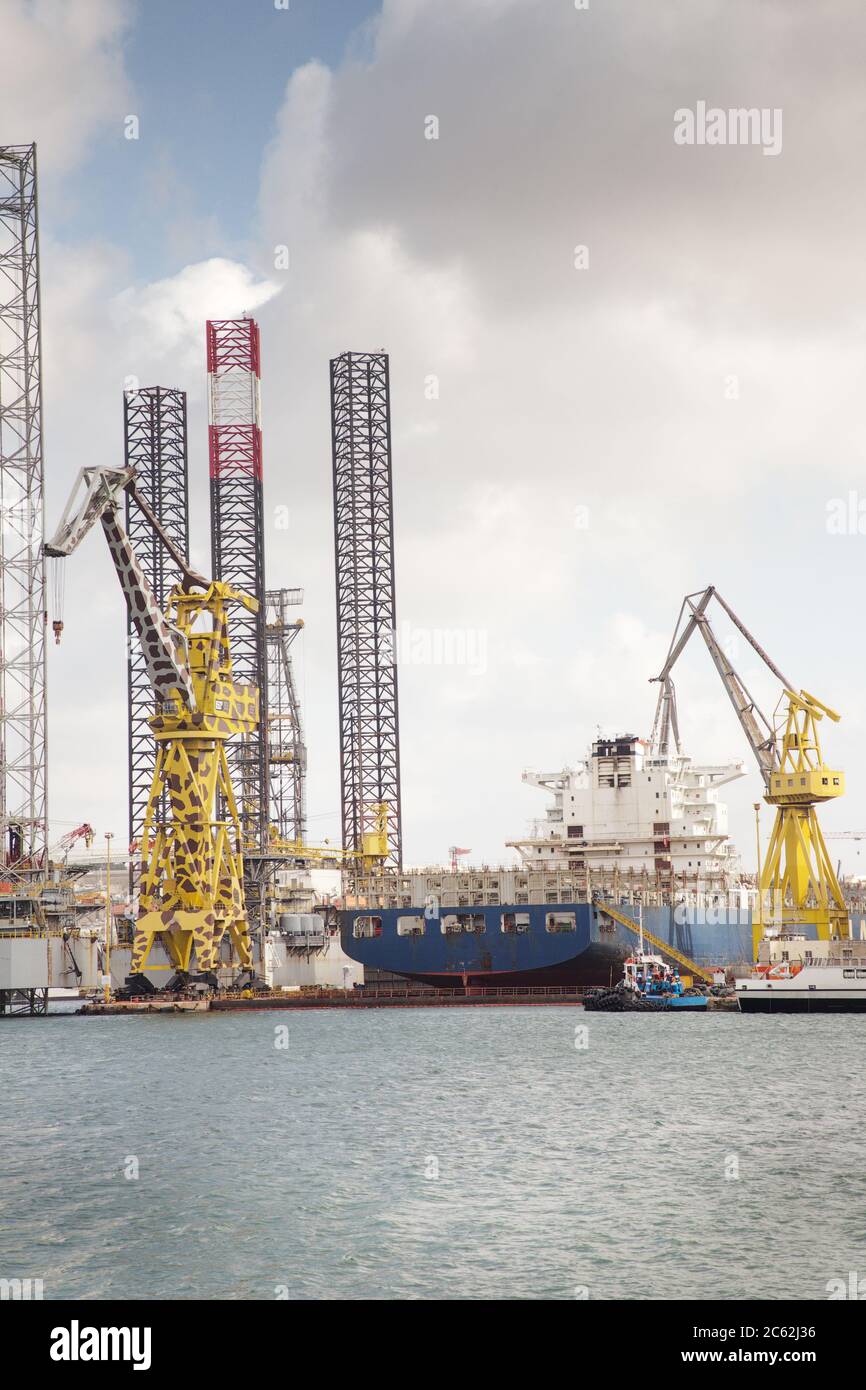 ship dockyard at malta in the grand harbour Stock Photo - Alamy