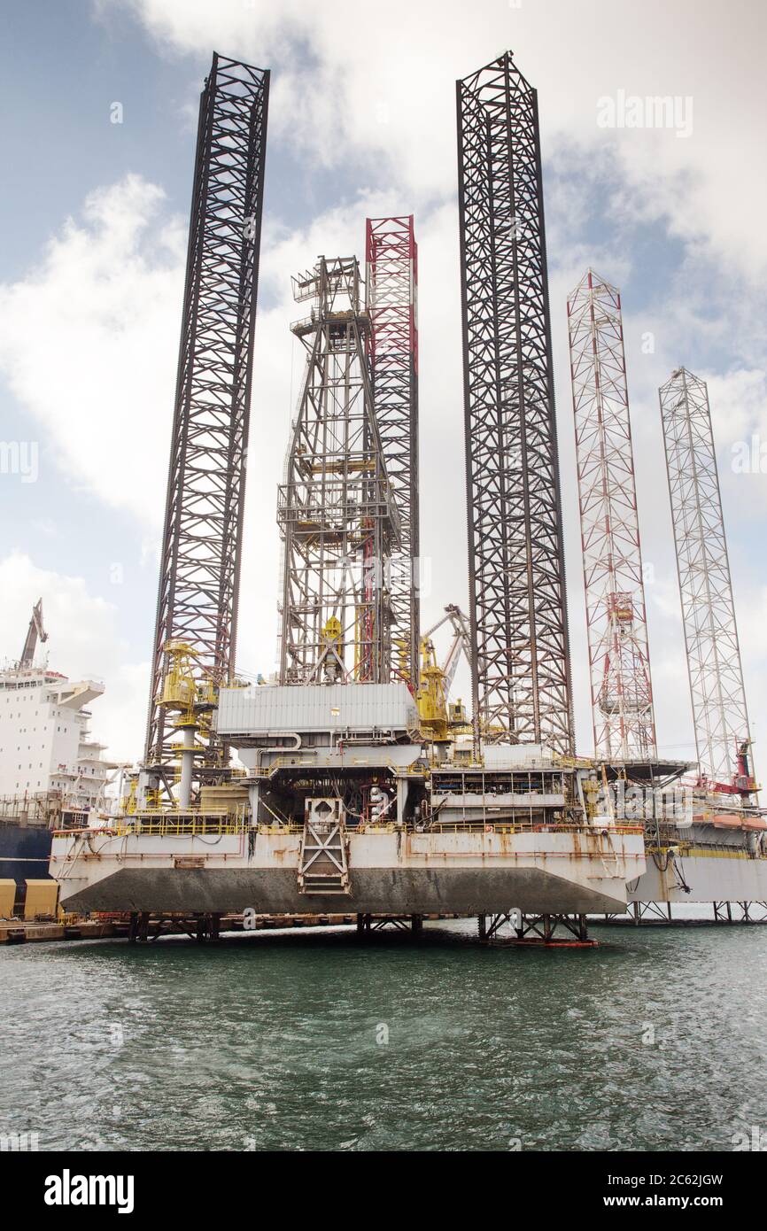 ship dockyard at malta in the grand harbour Stock Photo - Alamy