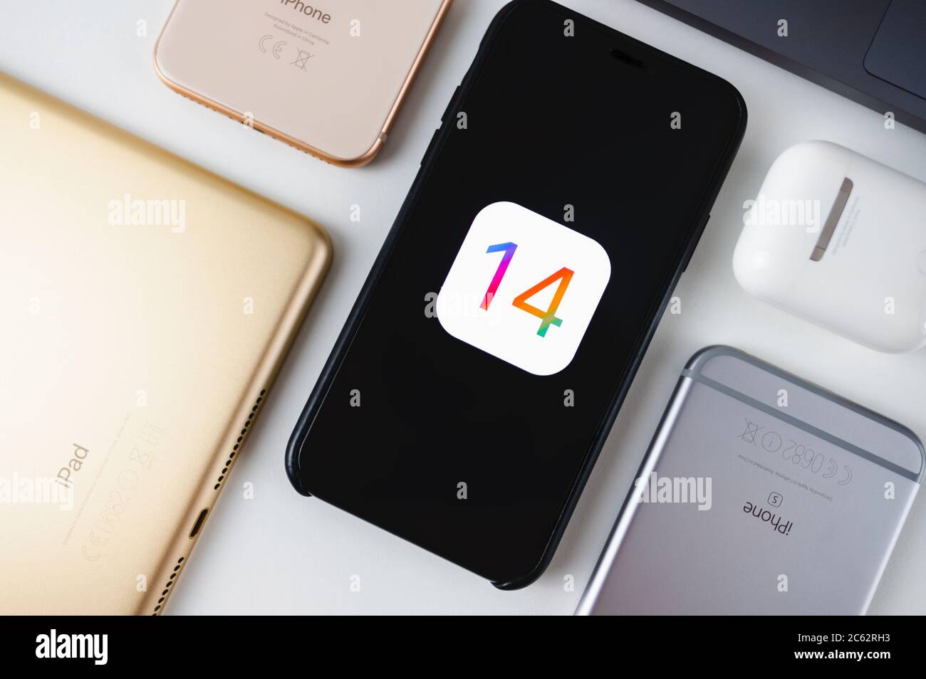 Ios 14 logo hi-res stock photography and images - Alamy
