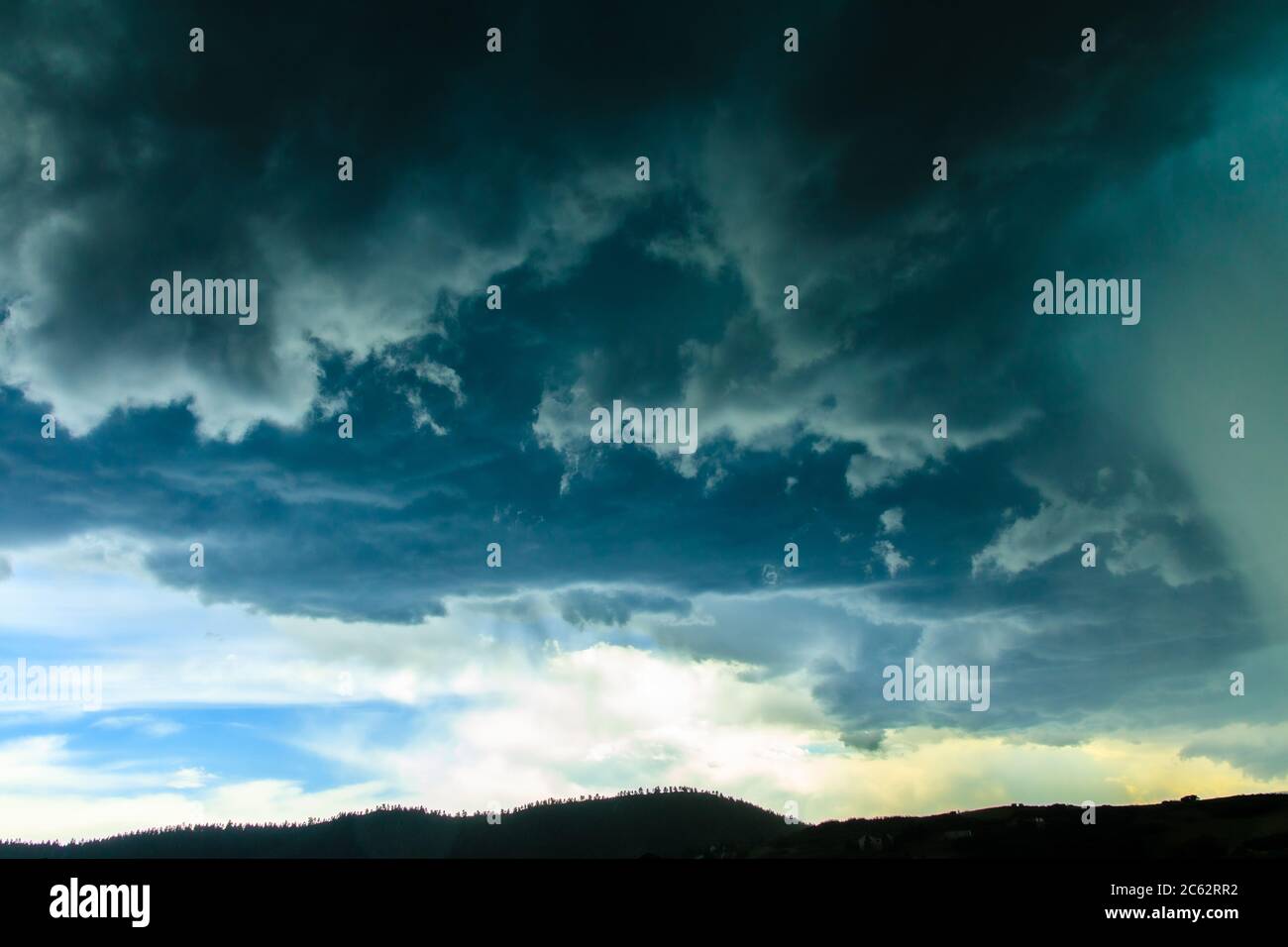 Thunderstorm building hi-res stock photography and images - Alamy
