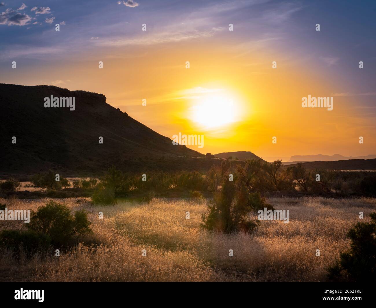 Desert sunset hi-res stock photography and images - Alamy