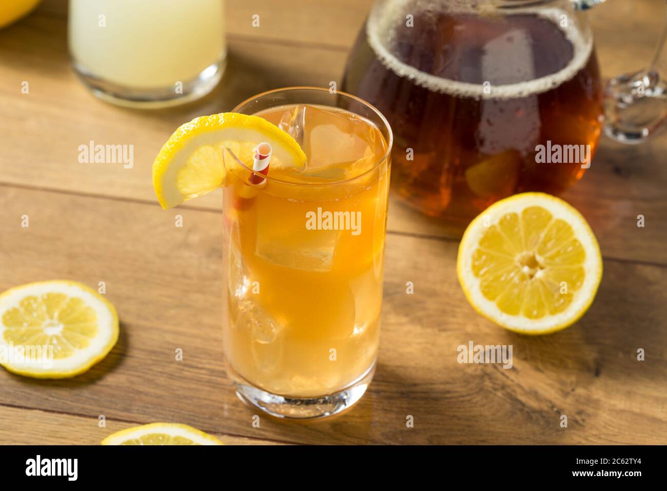 Refreshing Cold Lemonade and Iced Tea with a Lemon Stock Photo - Alamy