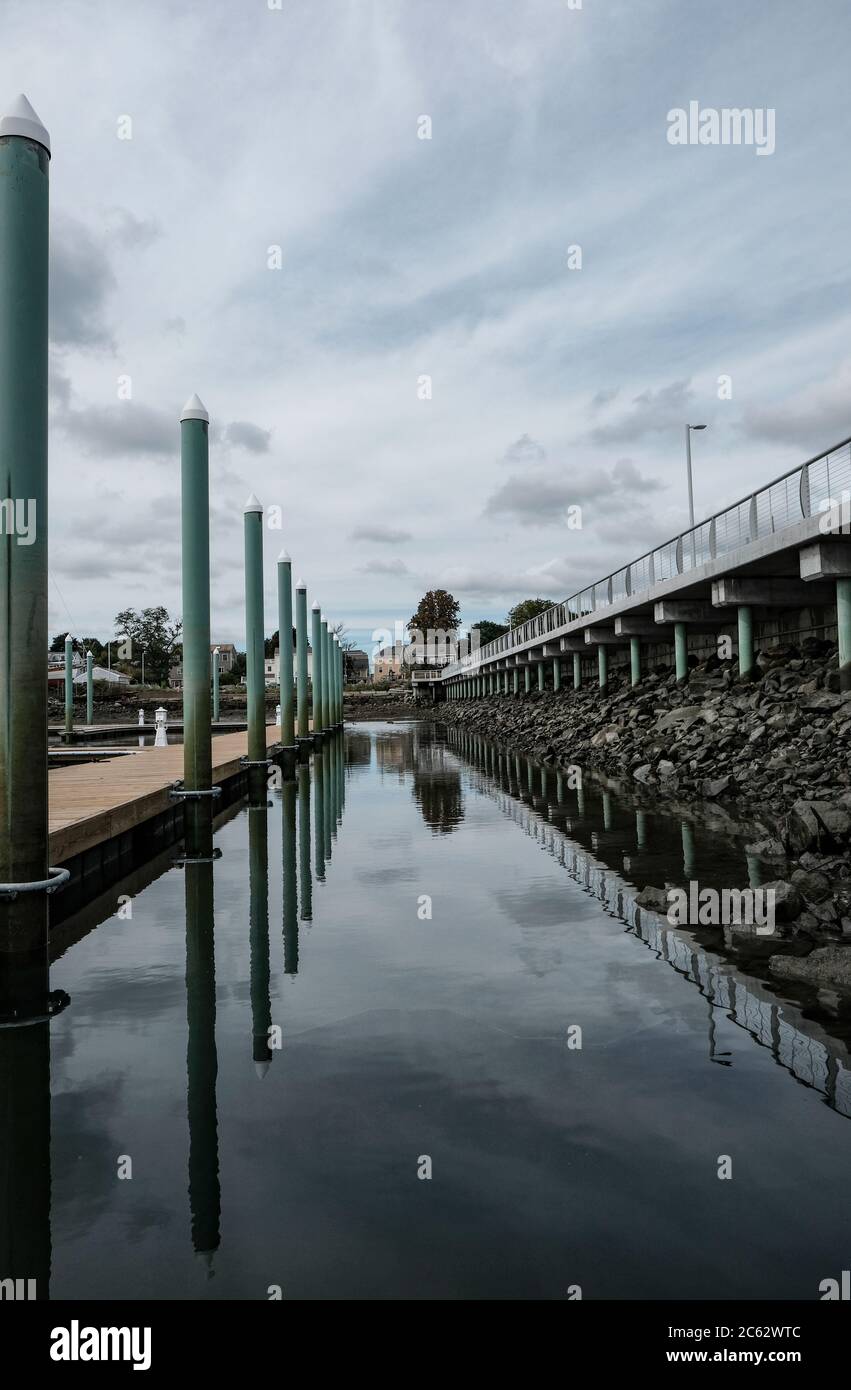Newly installed tidal jetty seen in a major US harbour Stock Photo - Alamy