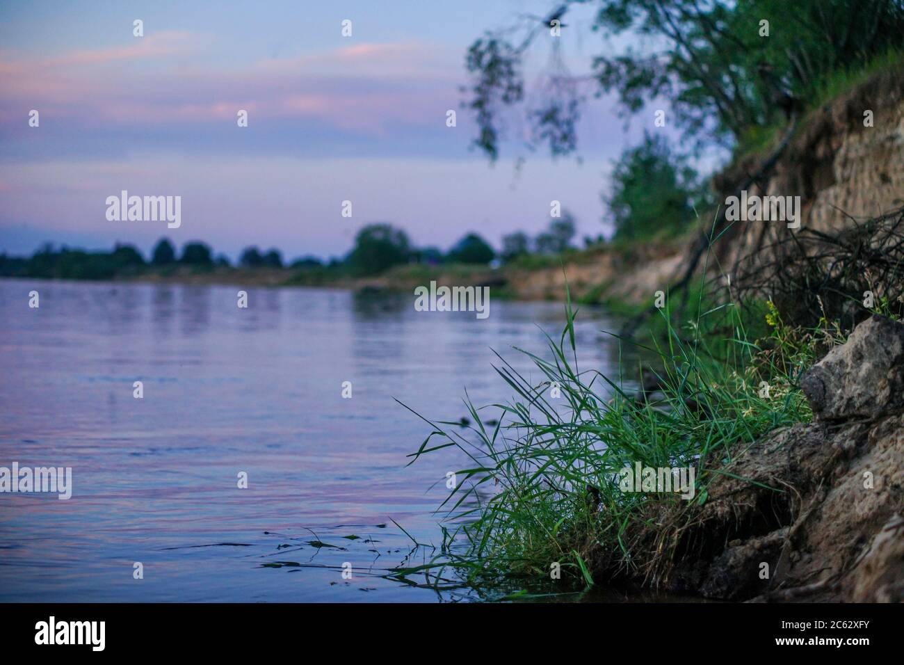 Large stone on river hi-res stock photography and images - Alamy