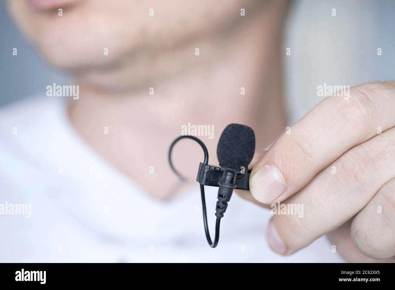 Neck mic hi-res stock photography and images - Alamy