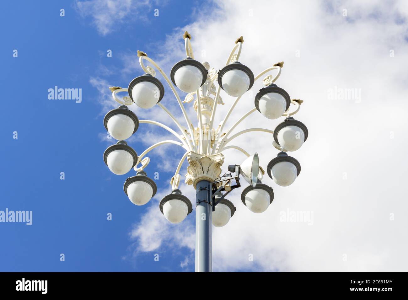 Multiple light bulbs hi-res stock photography and images - Alamy Multiple light bulbs hi-res stock photography and images - Alamy