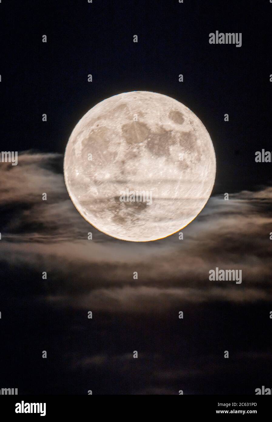 Full buck moon hi-res stock photography and images - Alamy
