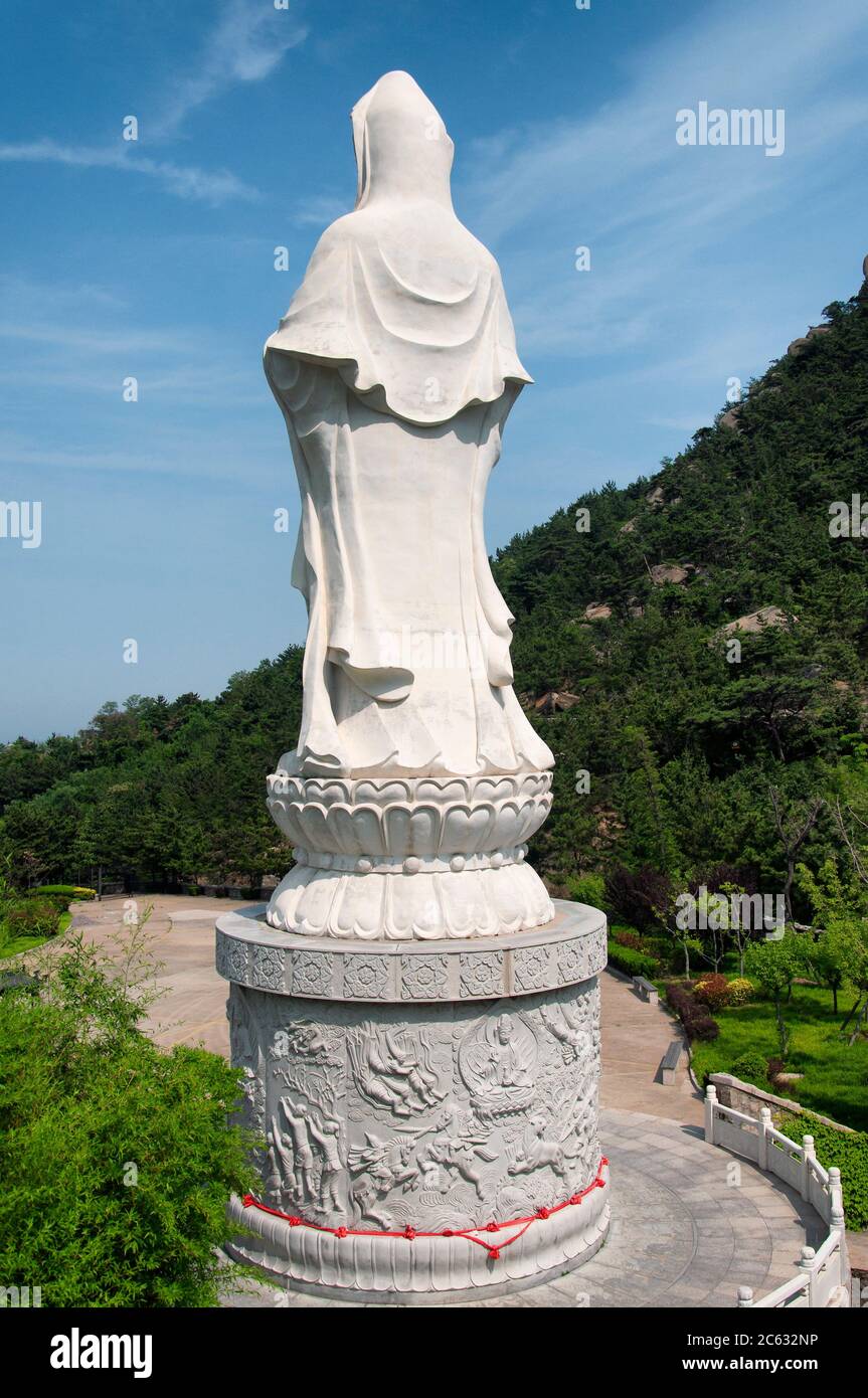 Statue goddess of the sea hi-res stock photography and images - Alamy