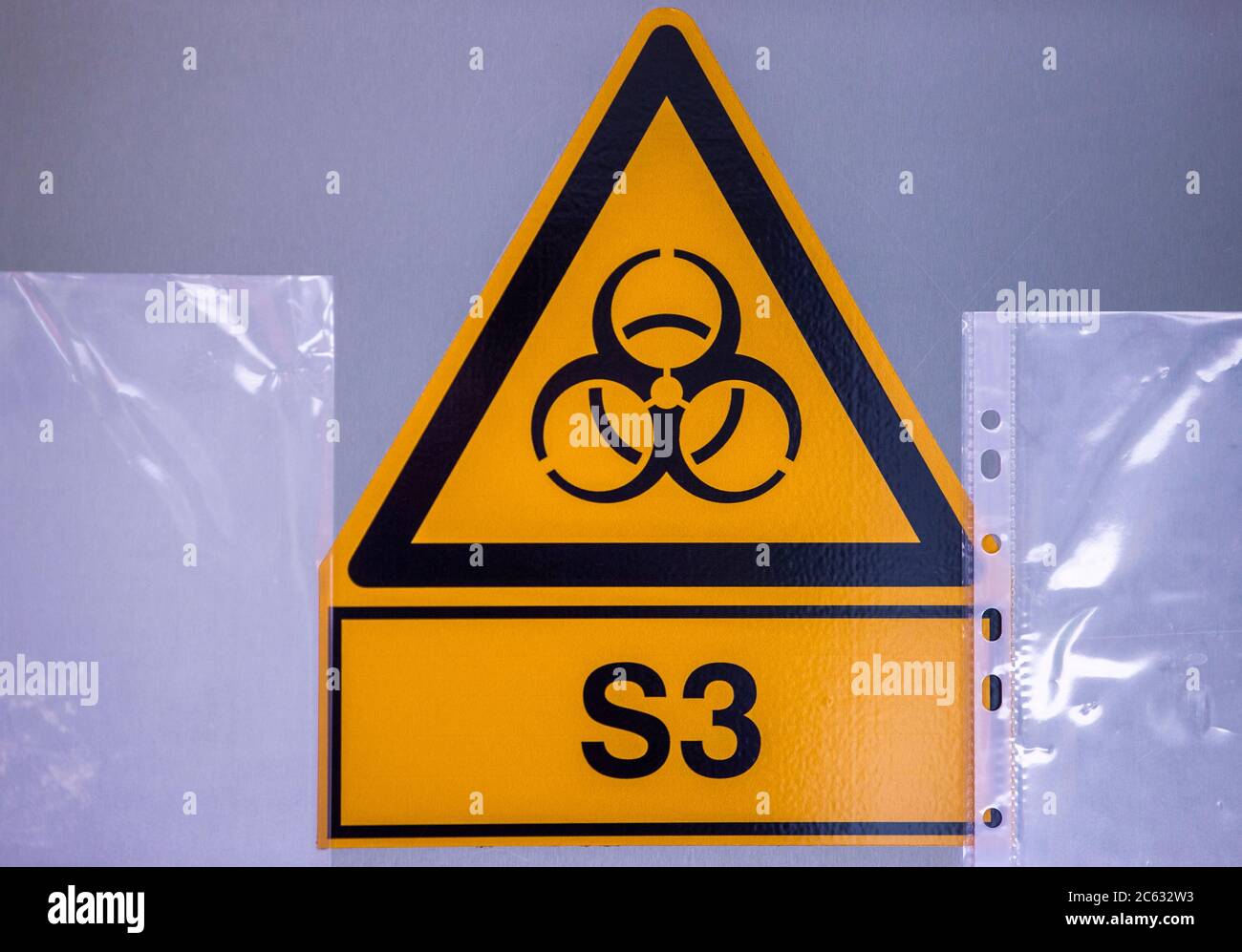 Biohazard warning sign on laboratory hi-res stock photography and ...