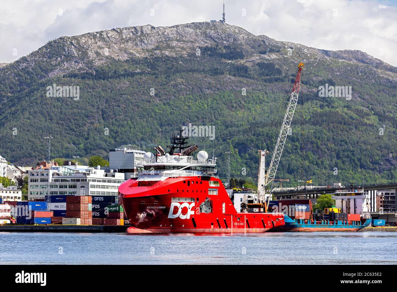 Offshore AHTS anchor handling tug supply vessel Skandi Iceman in the ...