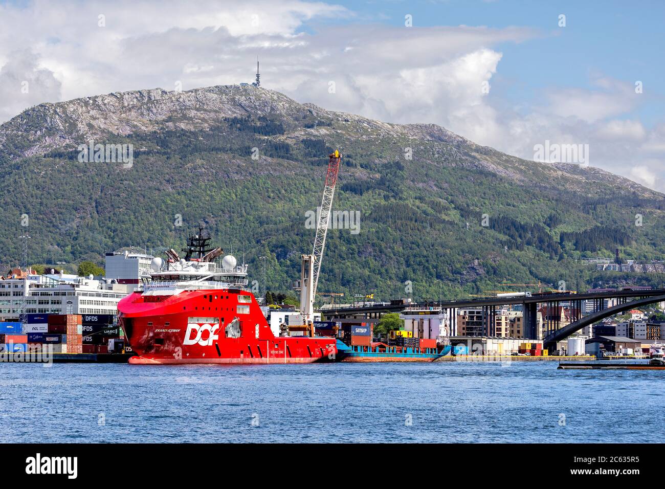 Offshore AHTS anchor handling tug supply vessel Skandi Iceman in the ...