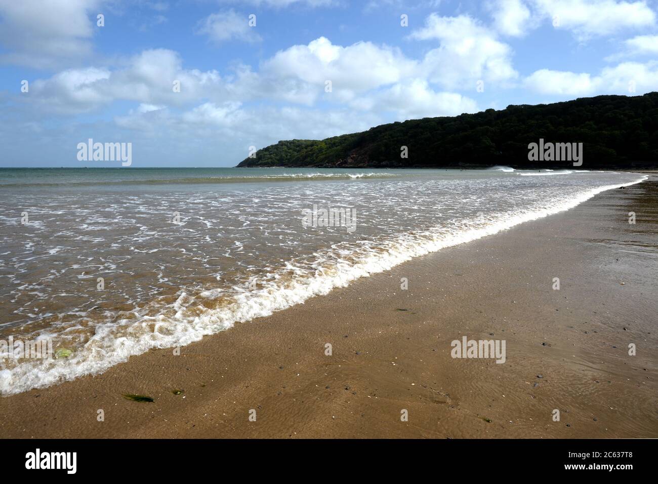 Gently sloping shoreline hi-res stock photography and images - Alamy