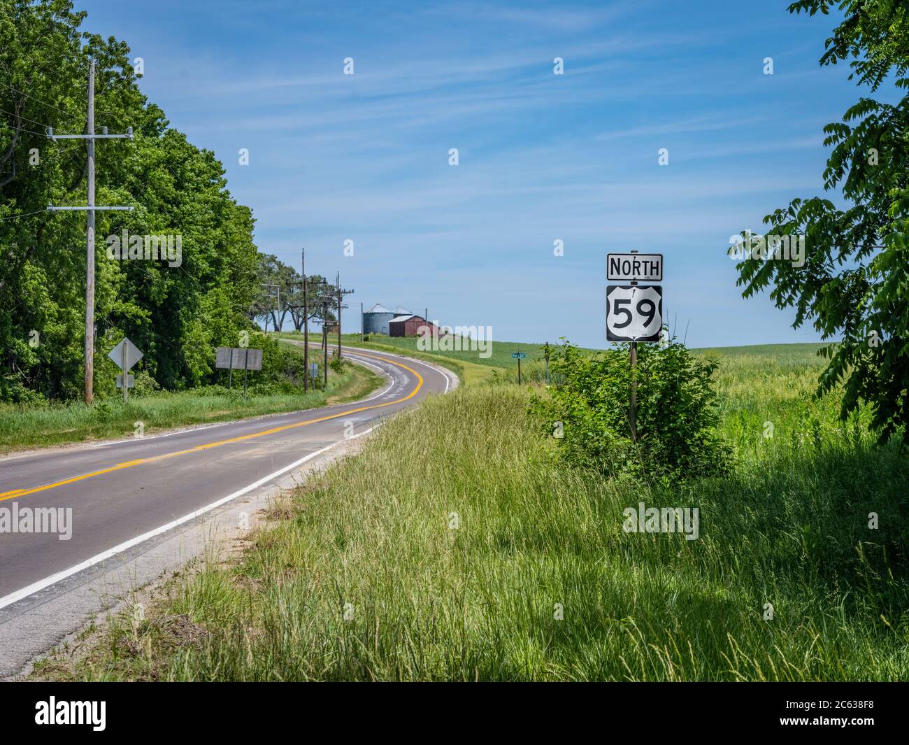 Country curved road trees hi-res stock photography and images - Alamy