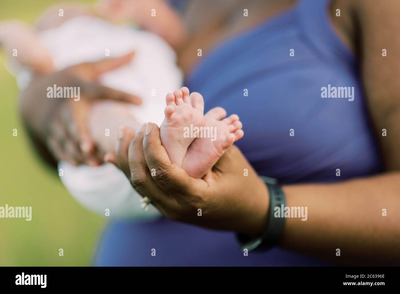 Babies toes hi-res stock photography and images - Alamy