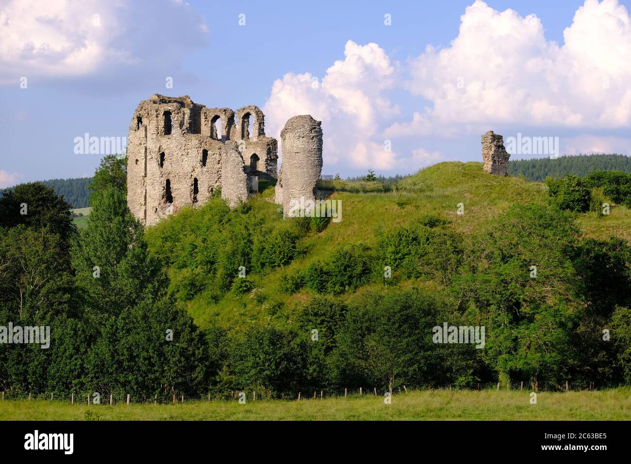Clun Castle, Shropshire, UK Stock Photo - Alamy