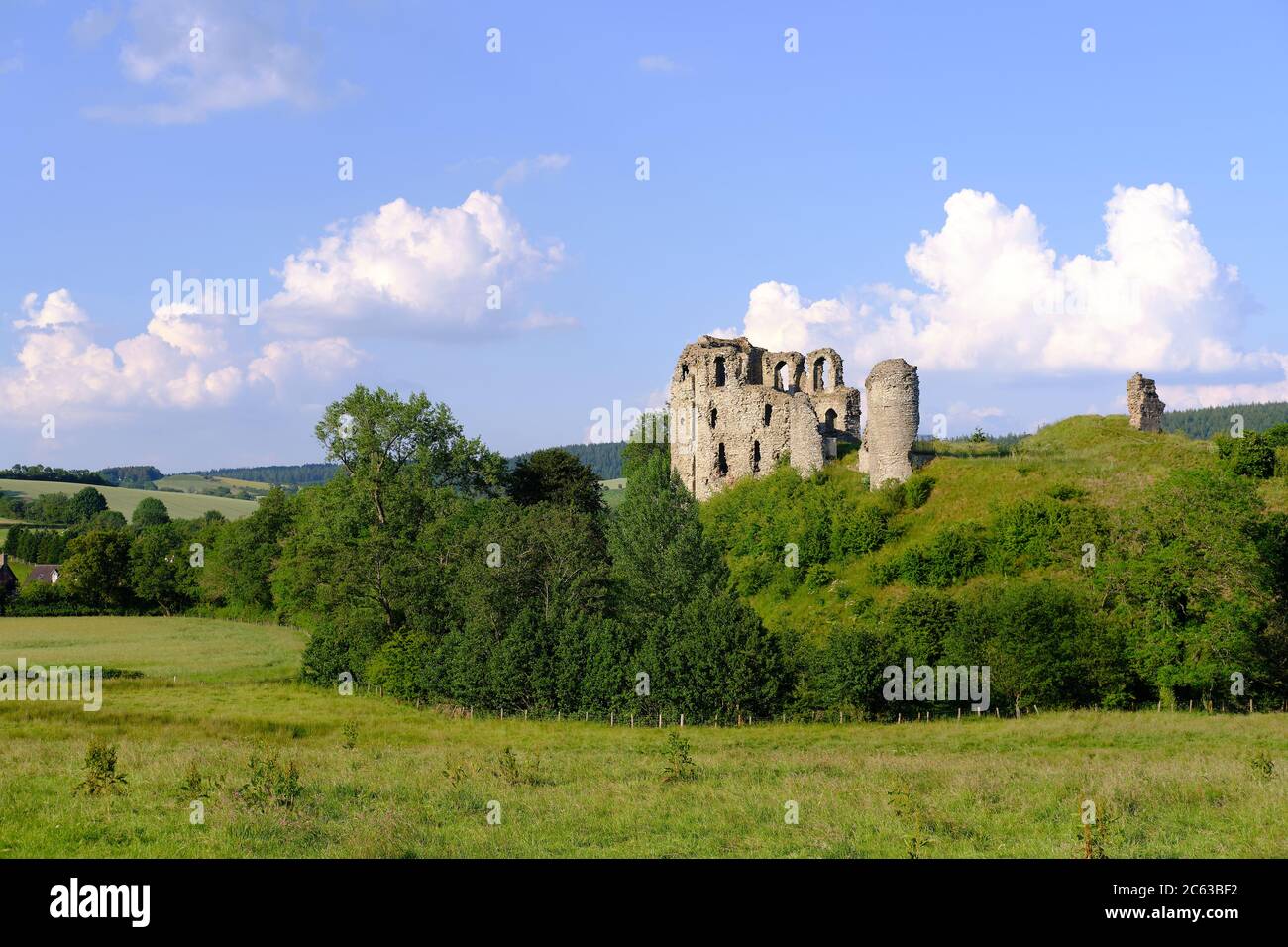 Clun castle hi-res stock photography and images - Alamy