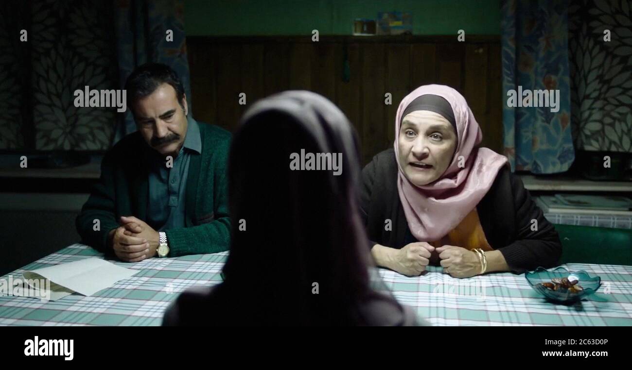 A REGULAR WOMAN, (aka NUR EINE FRAU), from left: Murtuz Yolcu, Almila Bagriacik, Meral Perin ...