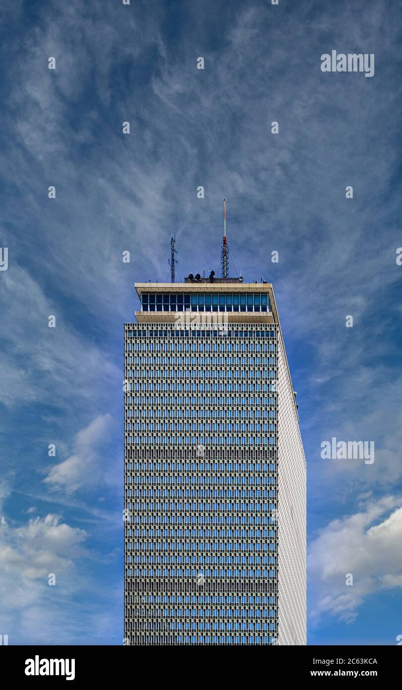 Grey building hi-res stock photography and images - Alamy