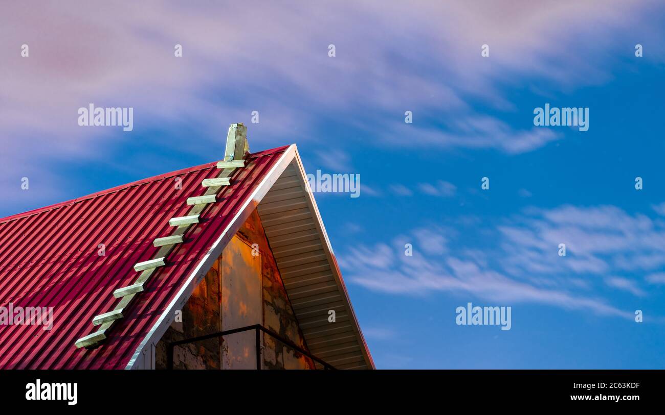 House roof at night hi-res stock photography and images - Alamy