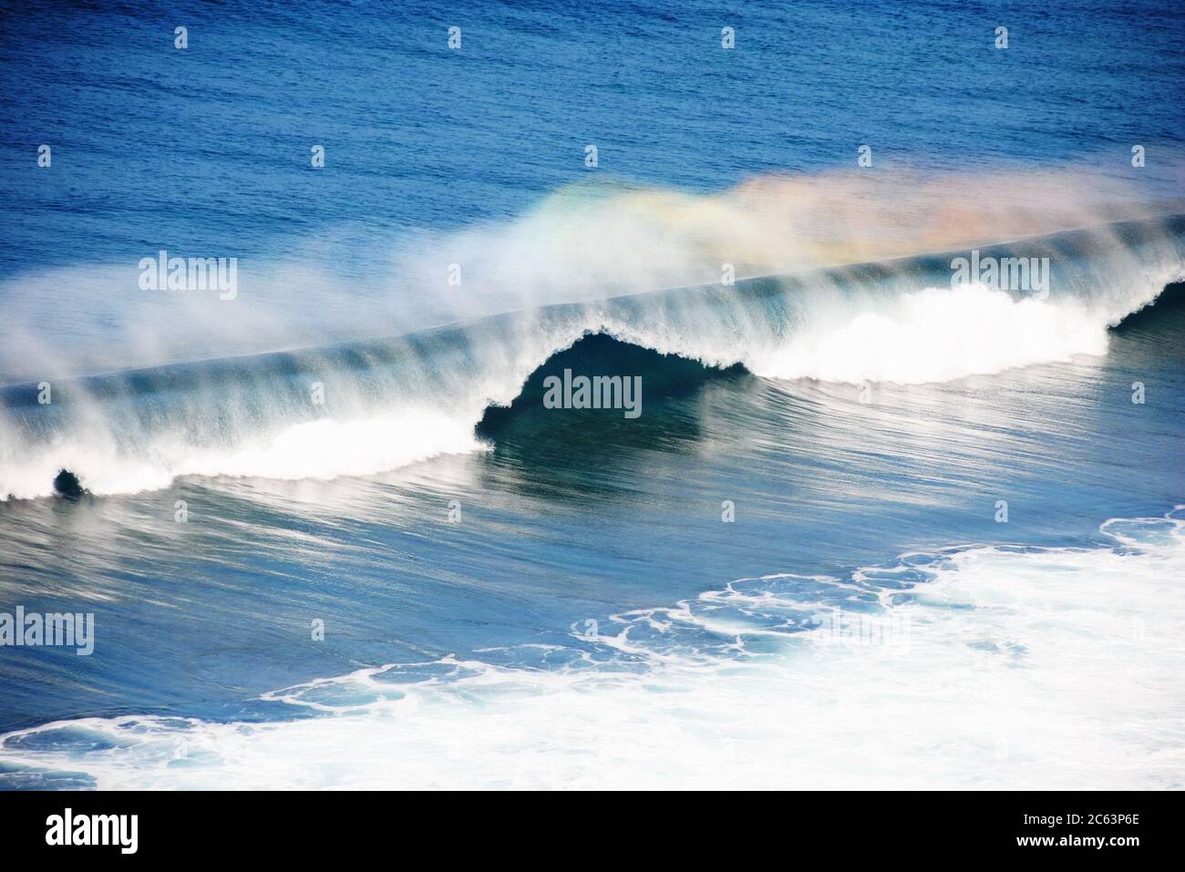 Ocean wave tube in a Hawaiian beach Stock Photo - Alamy