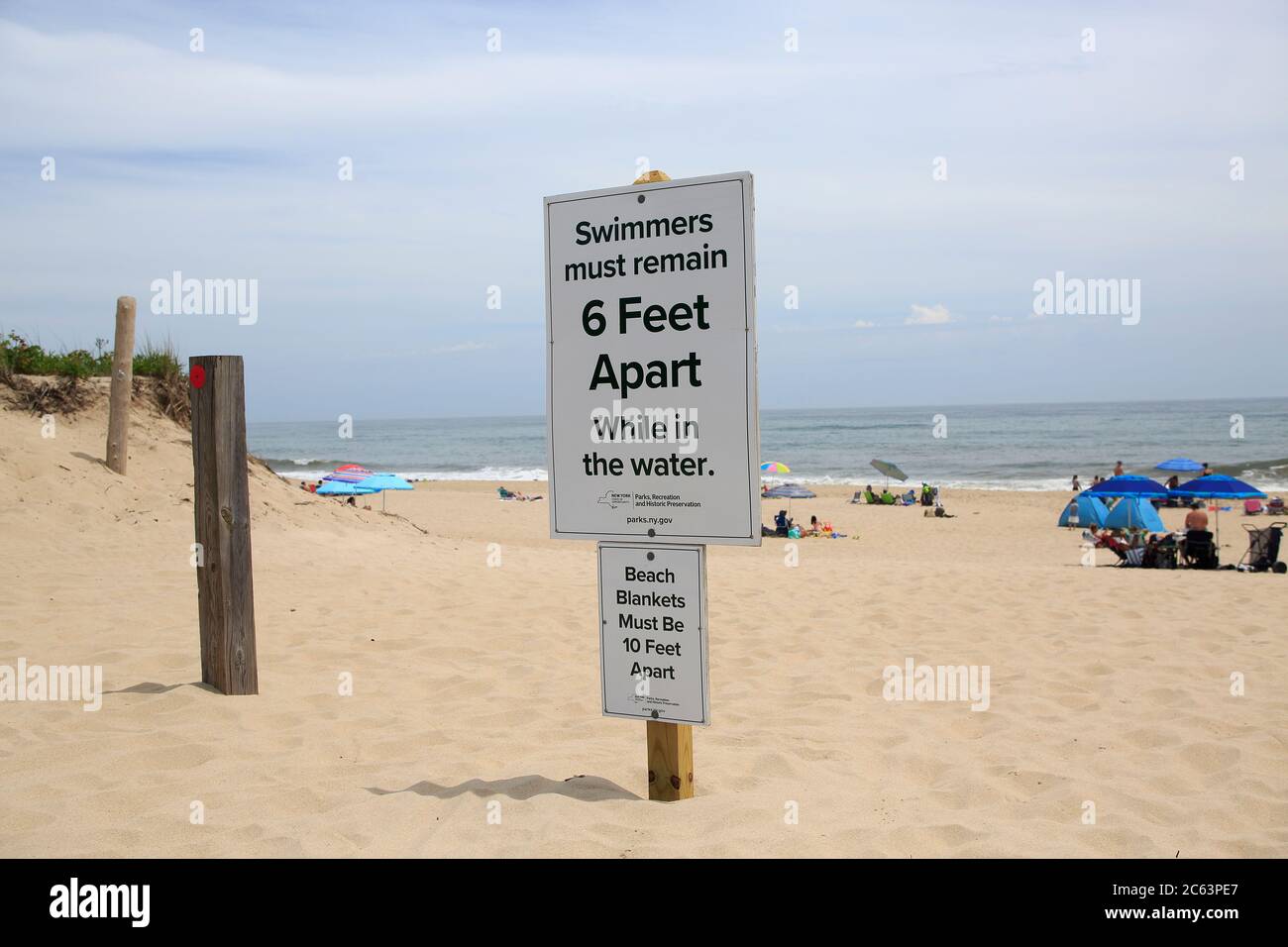 Sunbathers beach new york hi-res stock photography and images - Alamy