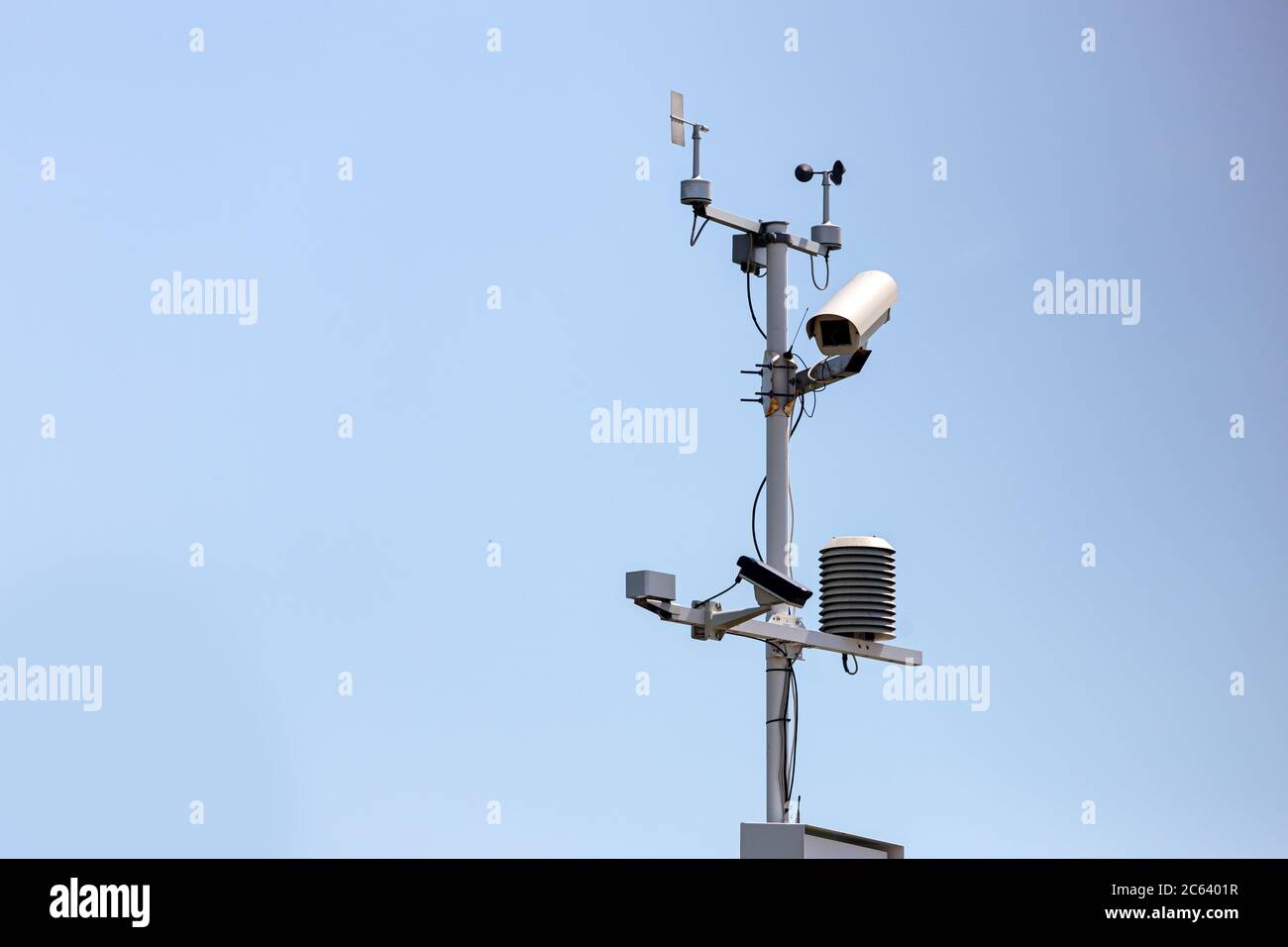 large industrial installation on the roof of the building with antennas ...