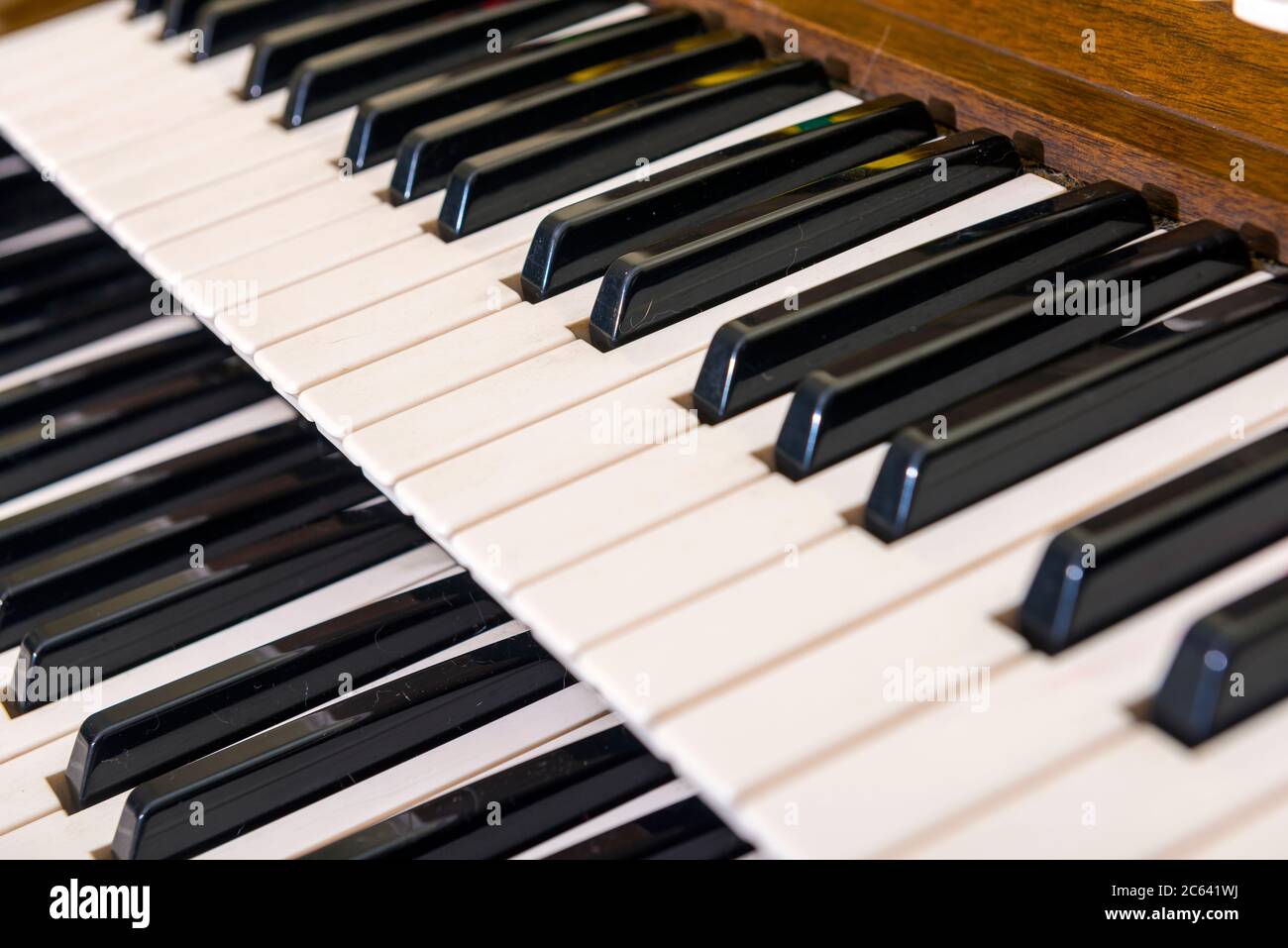 Close up view of the instrument key on old electric organ Stock Photo ...