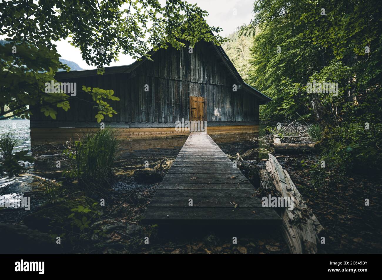 wooden fishing hut at lake toplitzsee in austria Stock Photo - Alamy