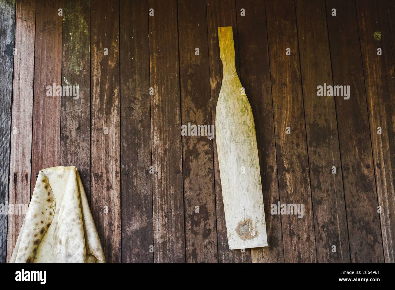 The sape' (sampek, sampeh, sapek) is a traditional lute of many of the ...