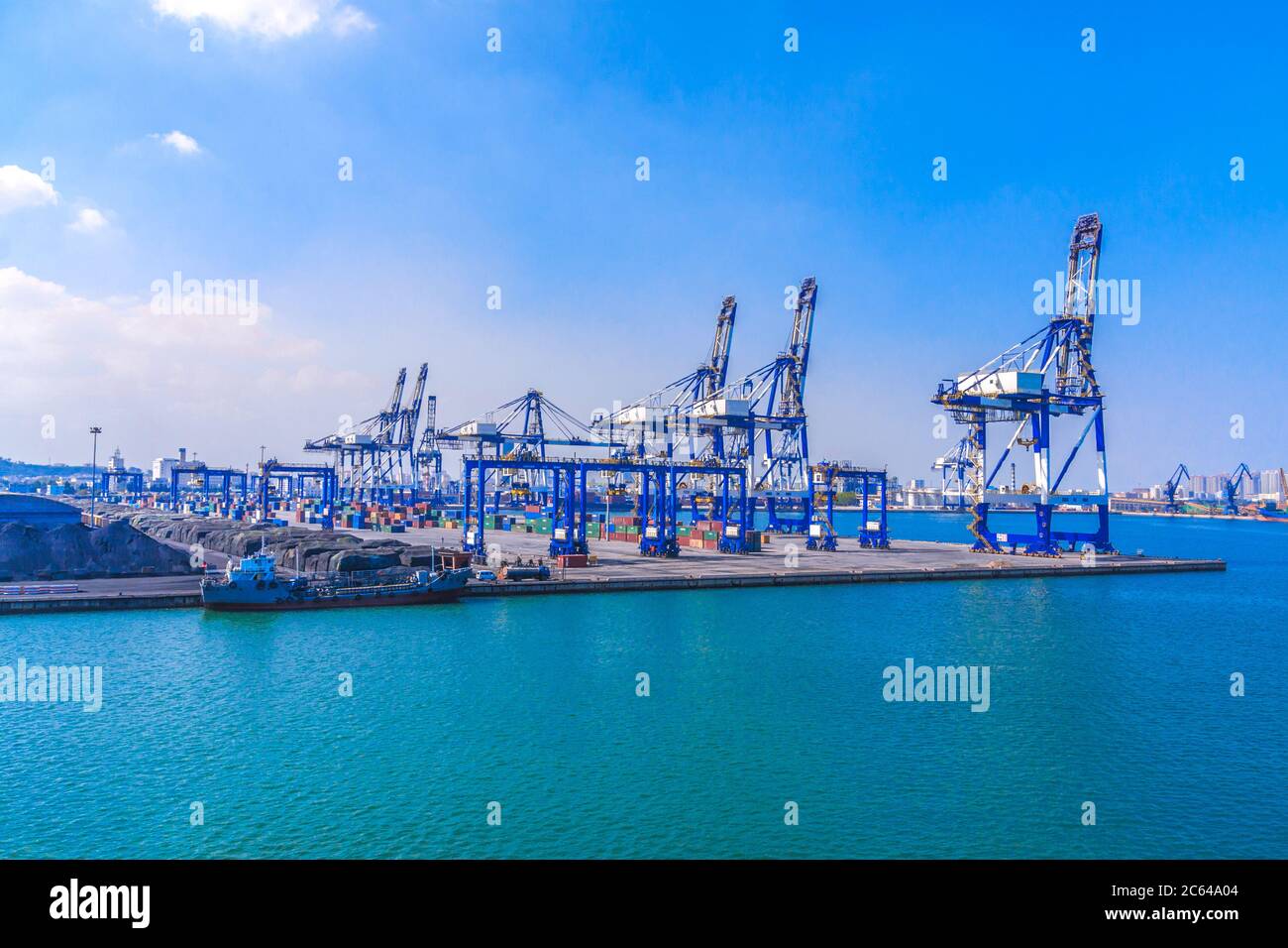 Coal loading pier hi-res stock photography and images - Alamy