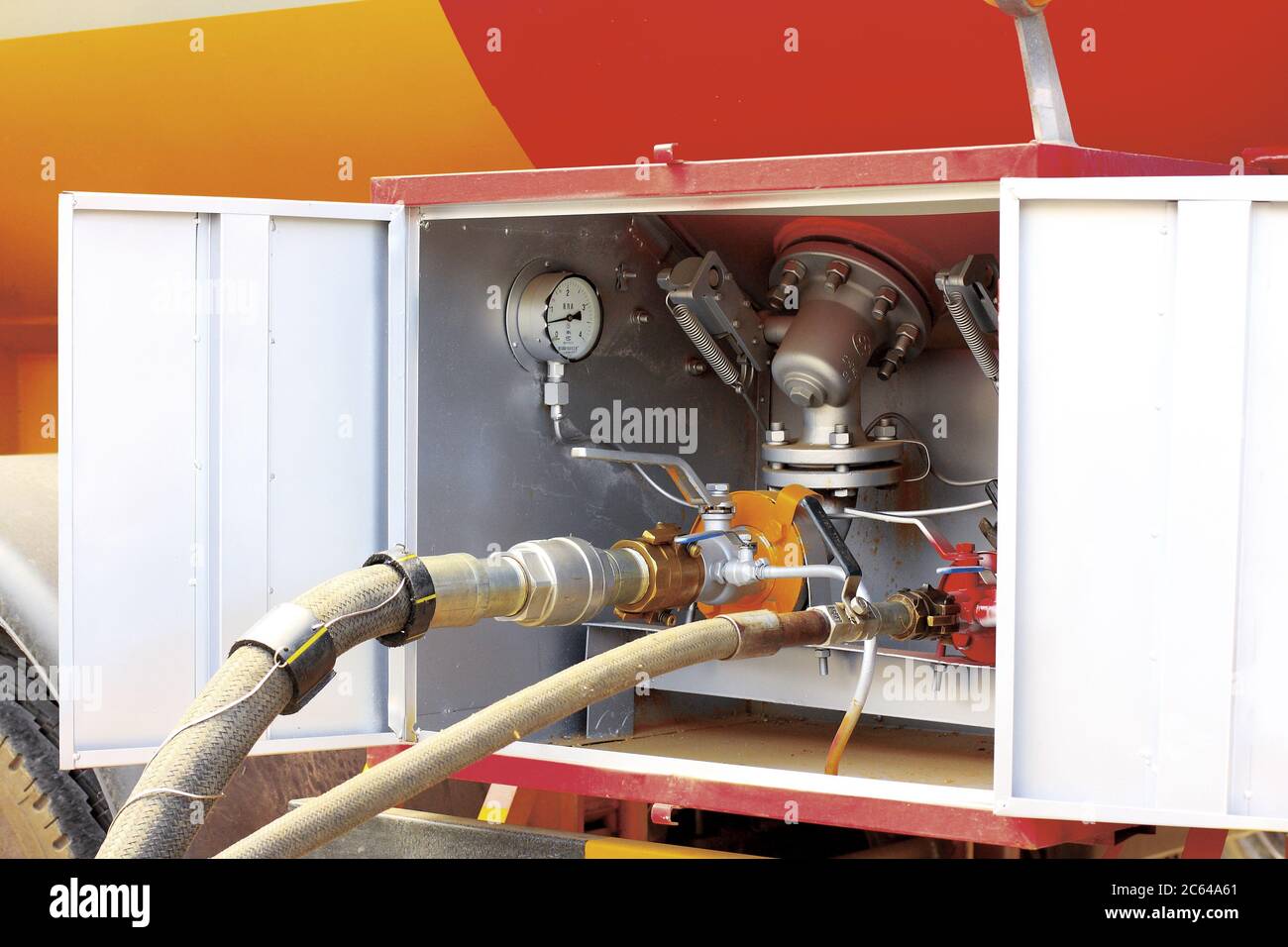Compressed gas cylinders hi-res stock photography and images - Alamy