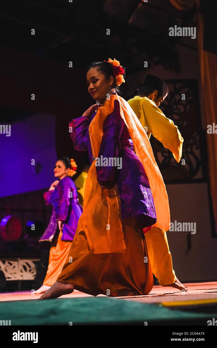 A Sarawakian Traditional dance by Sarawakian Malay people in Sarawak ...