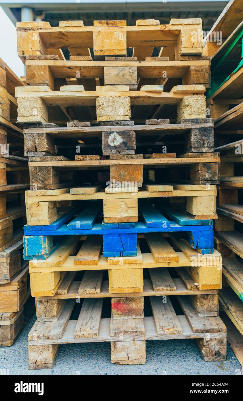 Cargo pallets hi-res stock photography and images - Alamy