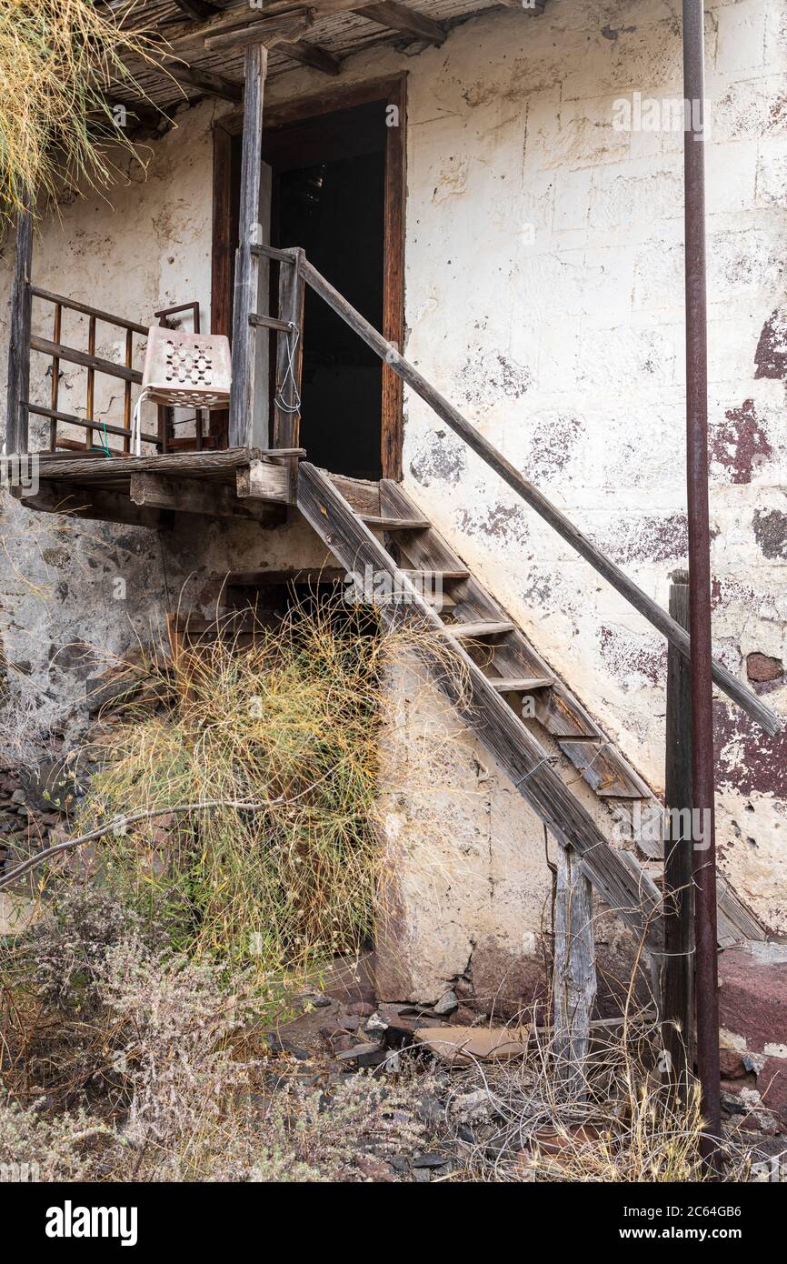 Falling down house hi-res stock photography and images - Alamy