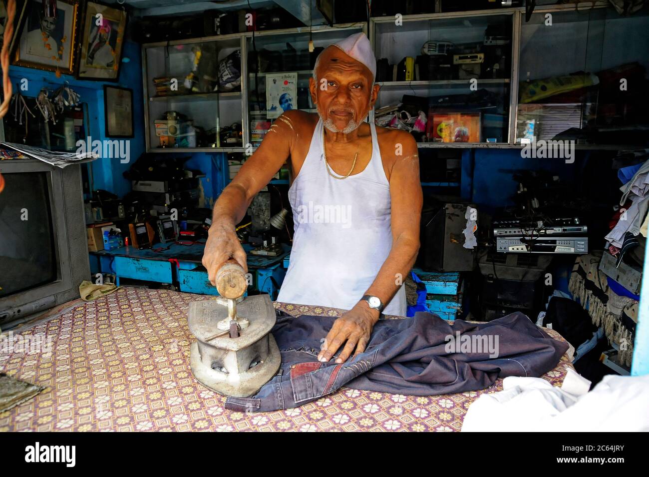 Indian laundry shop hi-res stock photography and images - Alamy