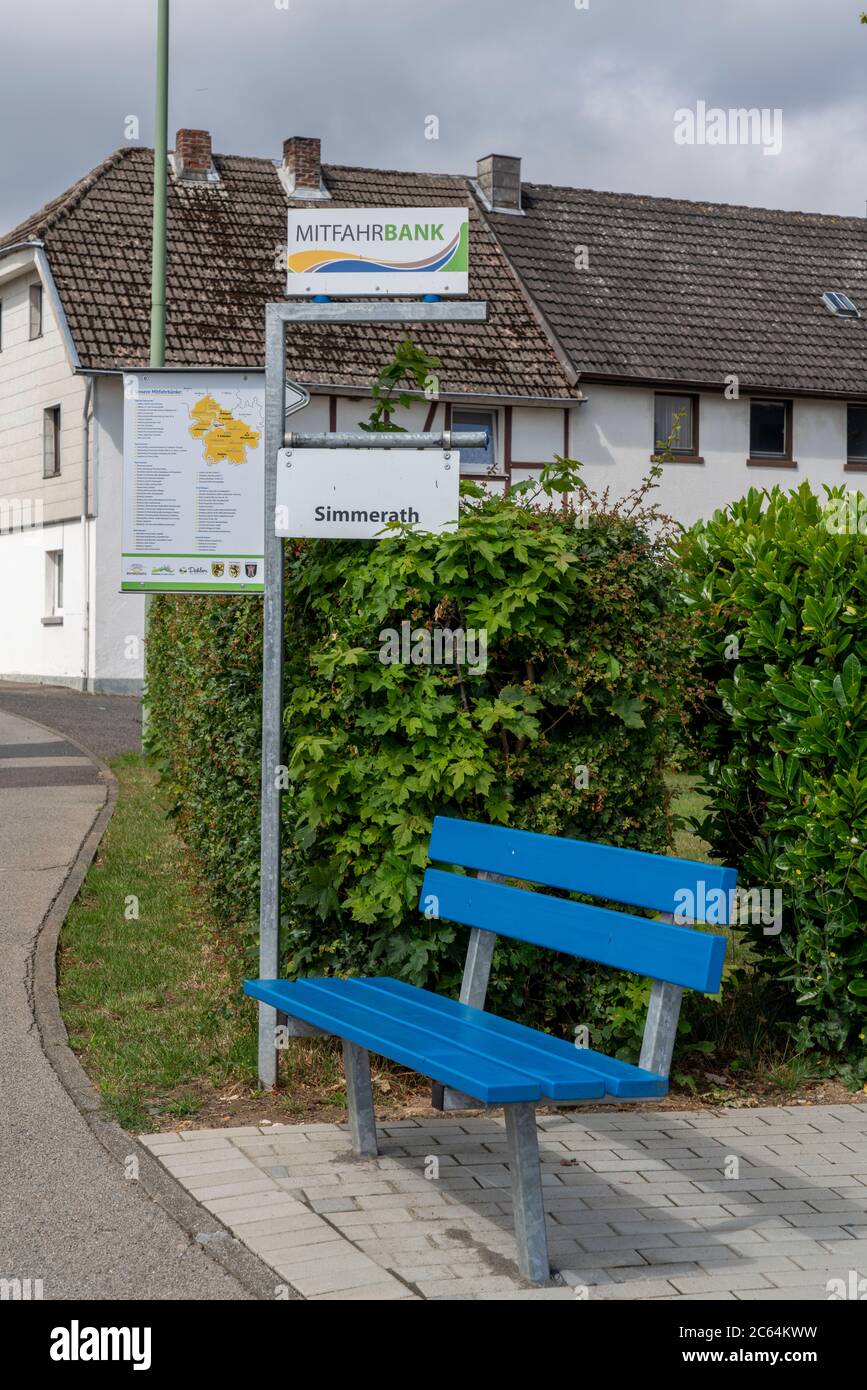 Bench signs hi-res stock photography and images - Alamy