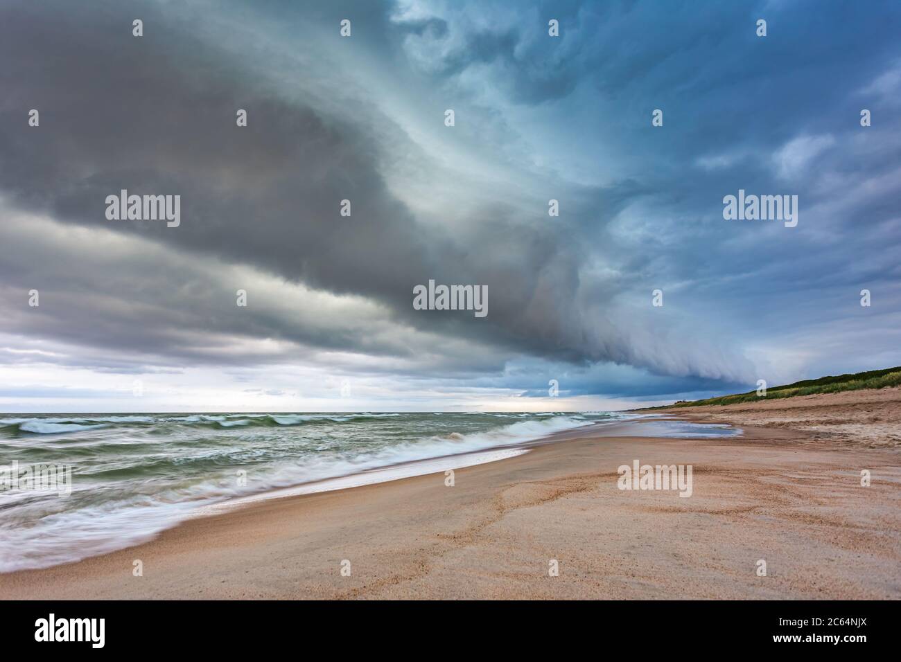 Shelf cloud over the Baltic sea, storm coming Stock Photo - Alamy