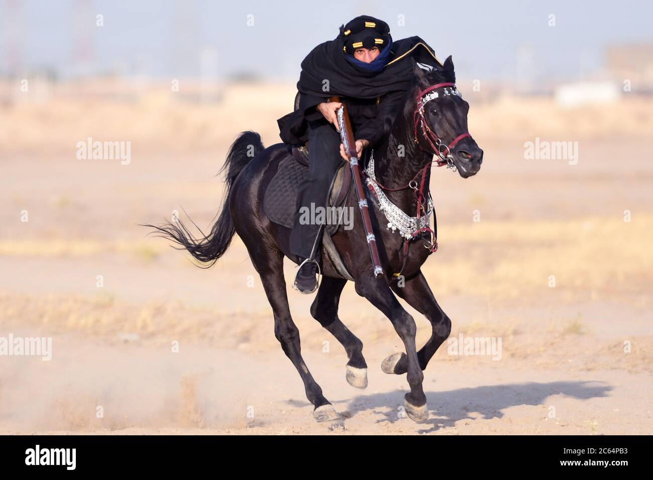 Kuwaiti dress hi-res stock photography and images - Alamy