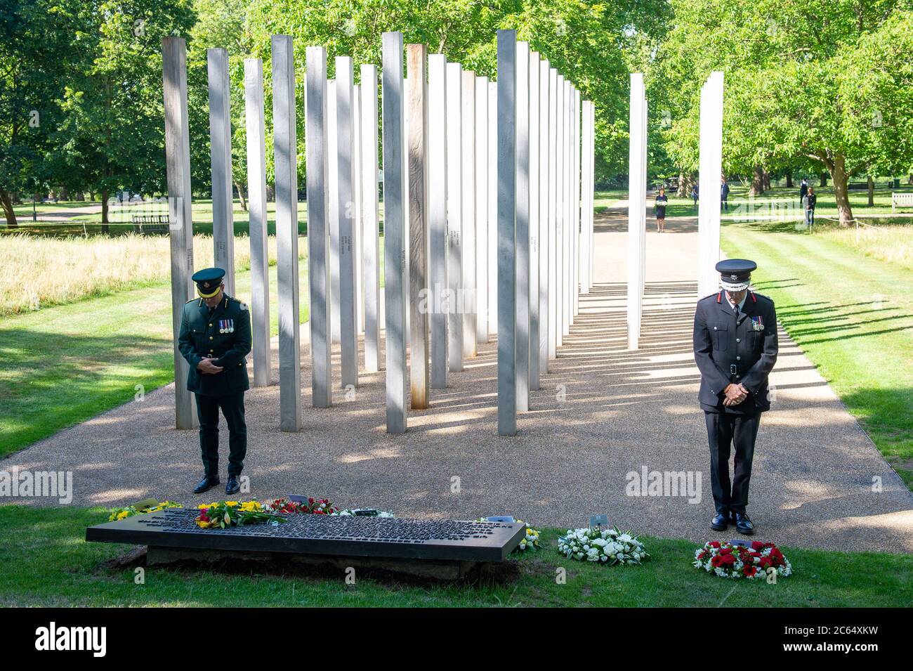 Fire commissioner andy roe lay wreaths london bombing memorial hi-res ...