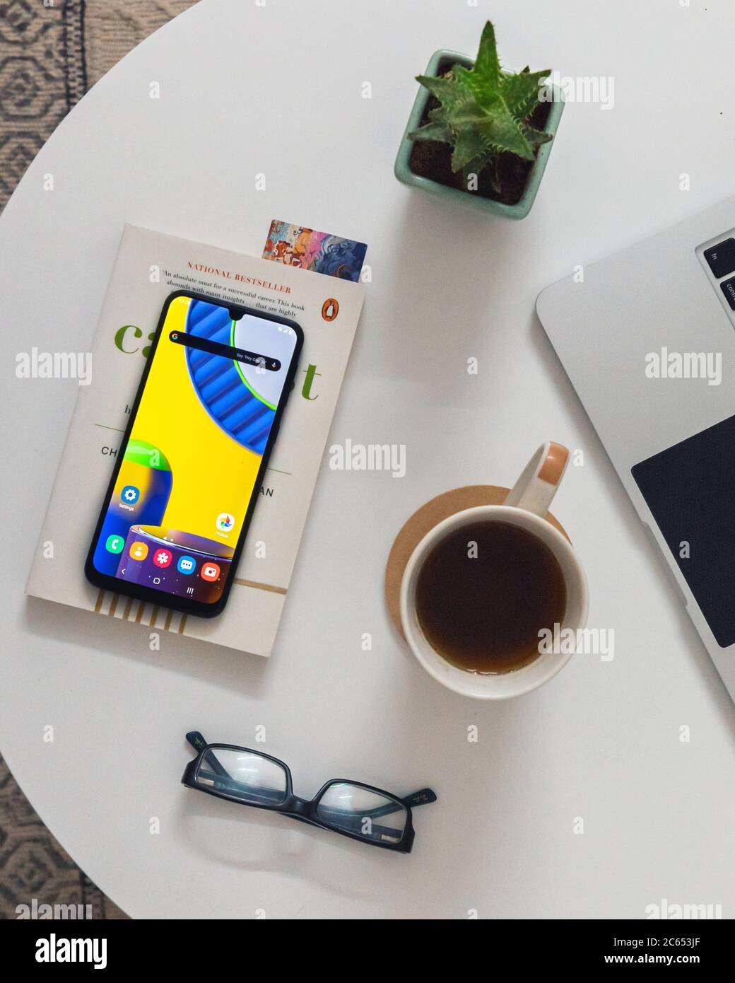 Flat layout hi-res stock photography and images - Alamy