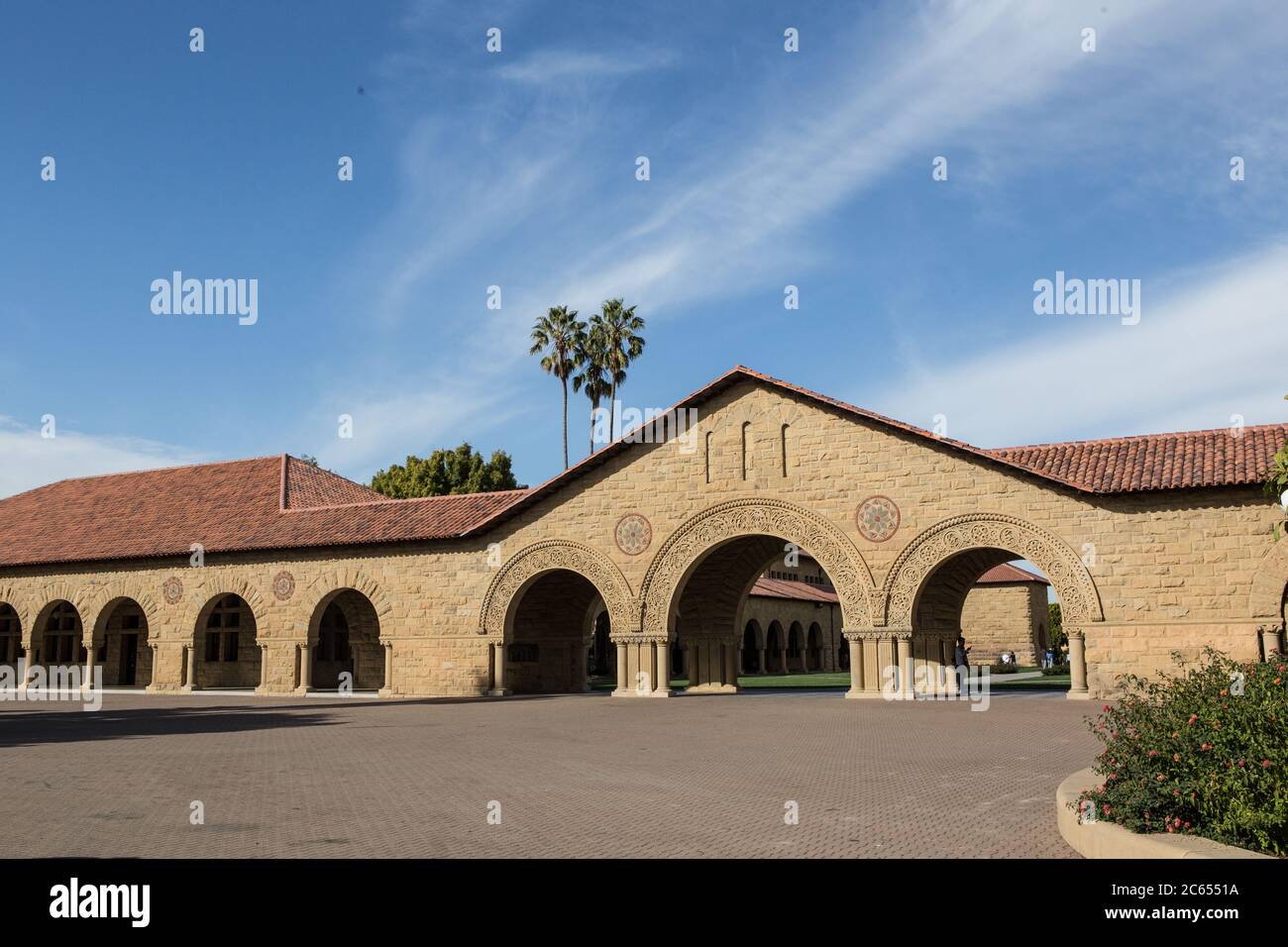The historic arches in the campus of Stanford University, in Bay Area ...