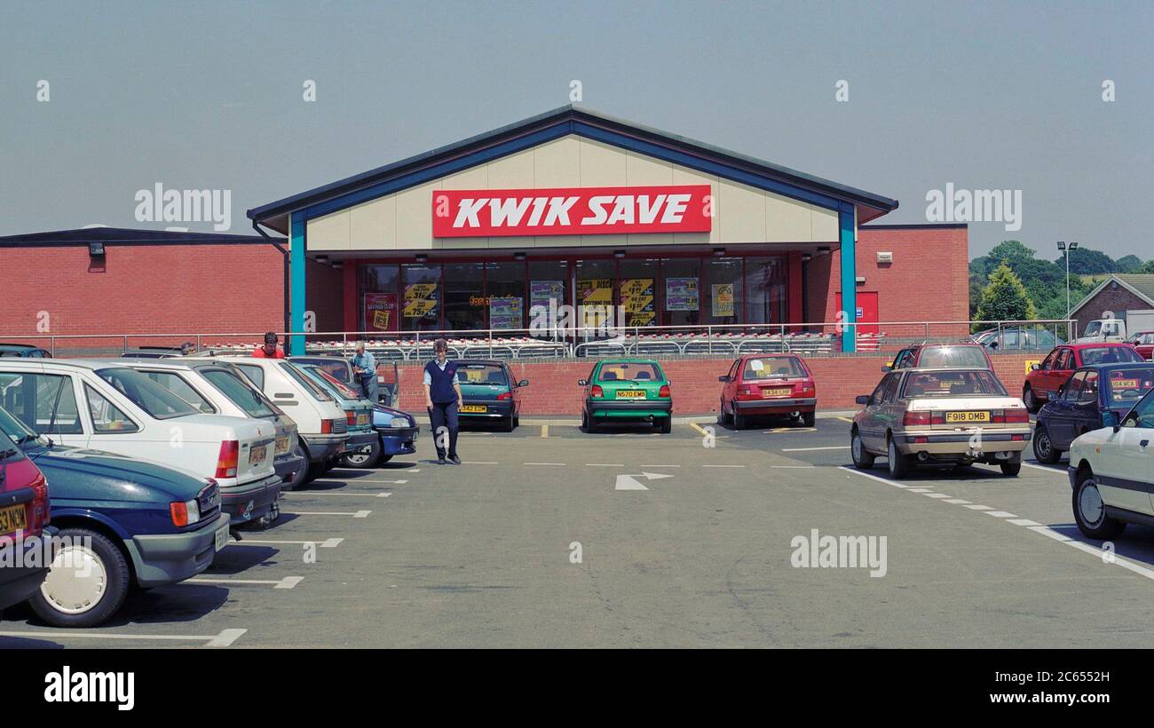 Old supermarket 1990s hi-res stock photography and images - Alamy