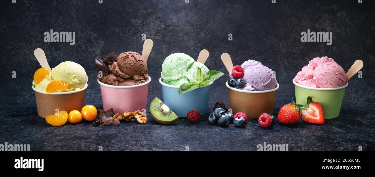 Italian ice paper cup hi-res stock photography and images - Alamy
