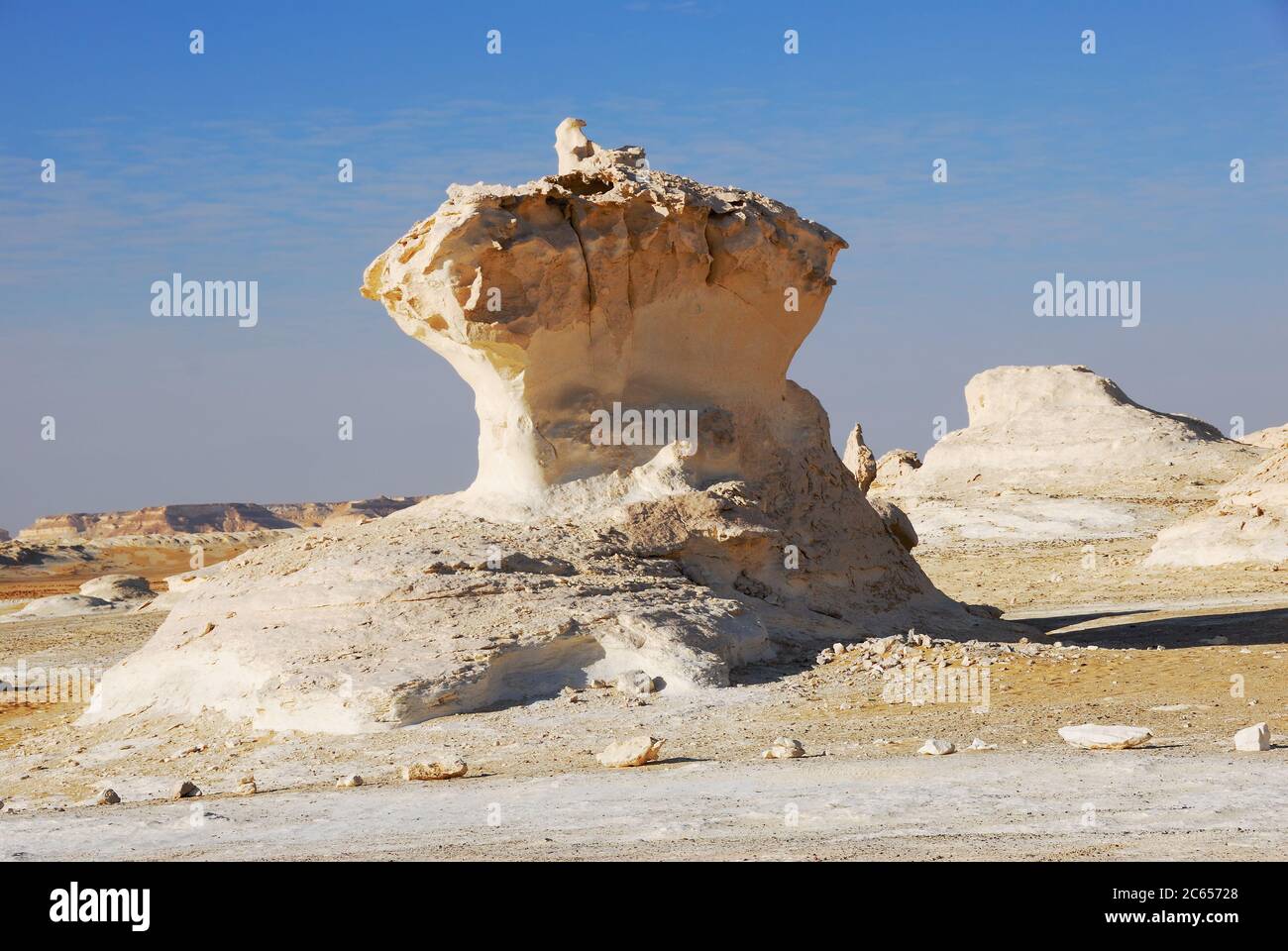 The limestone formation in White Desert at sunset, Sahara, Egypt Stock ...